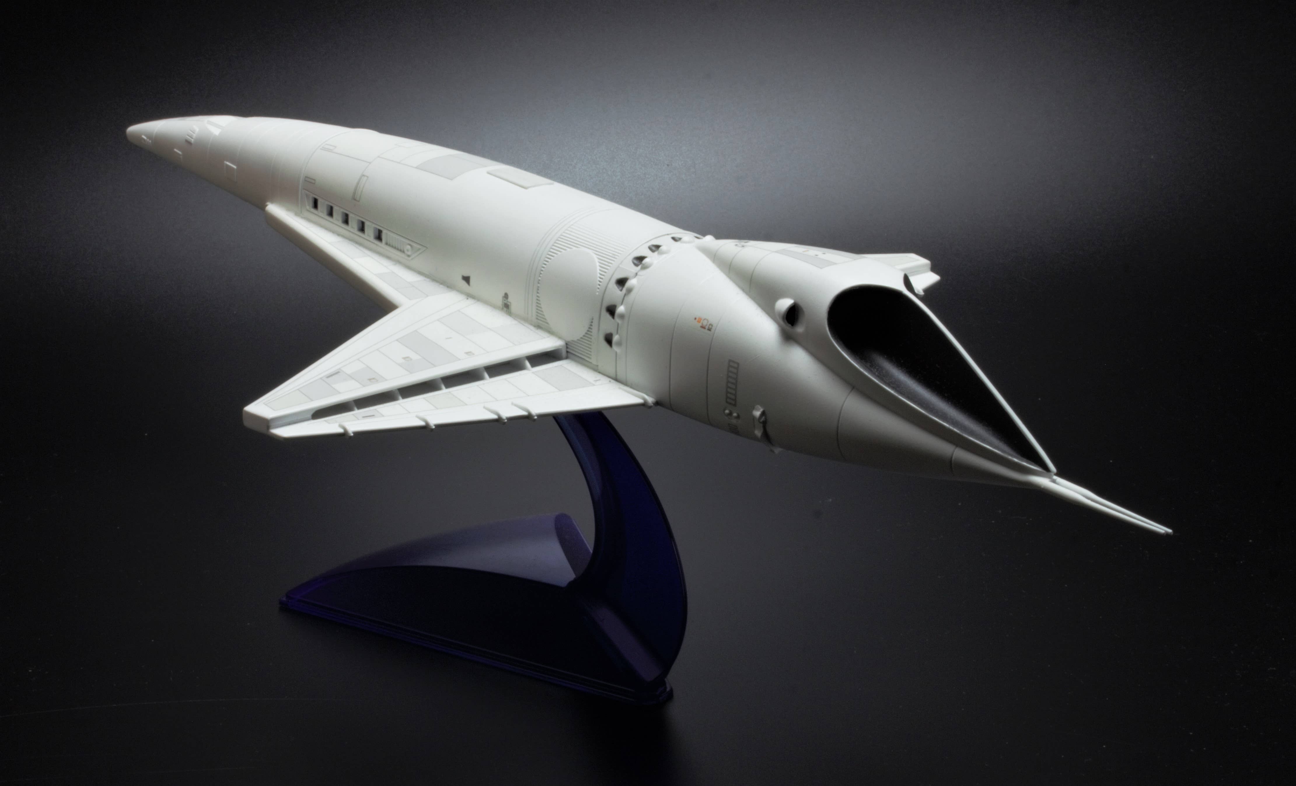 2001: A Space Odyssey: Orion III Space Clipper with Detail-Up Set | HLJ.com