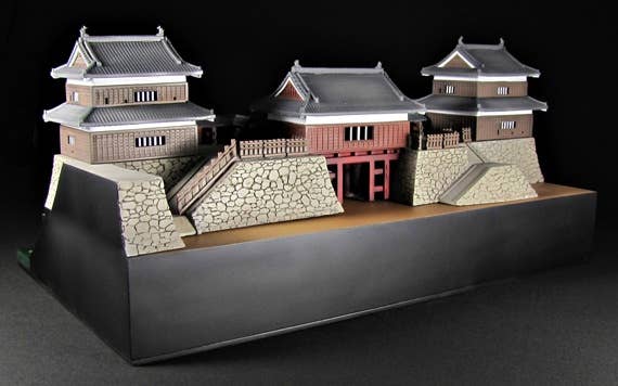 Shinsyu Ueda Castle Sanada Kabuto Paper Craft | HLJ.com