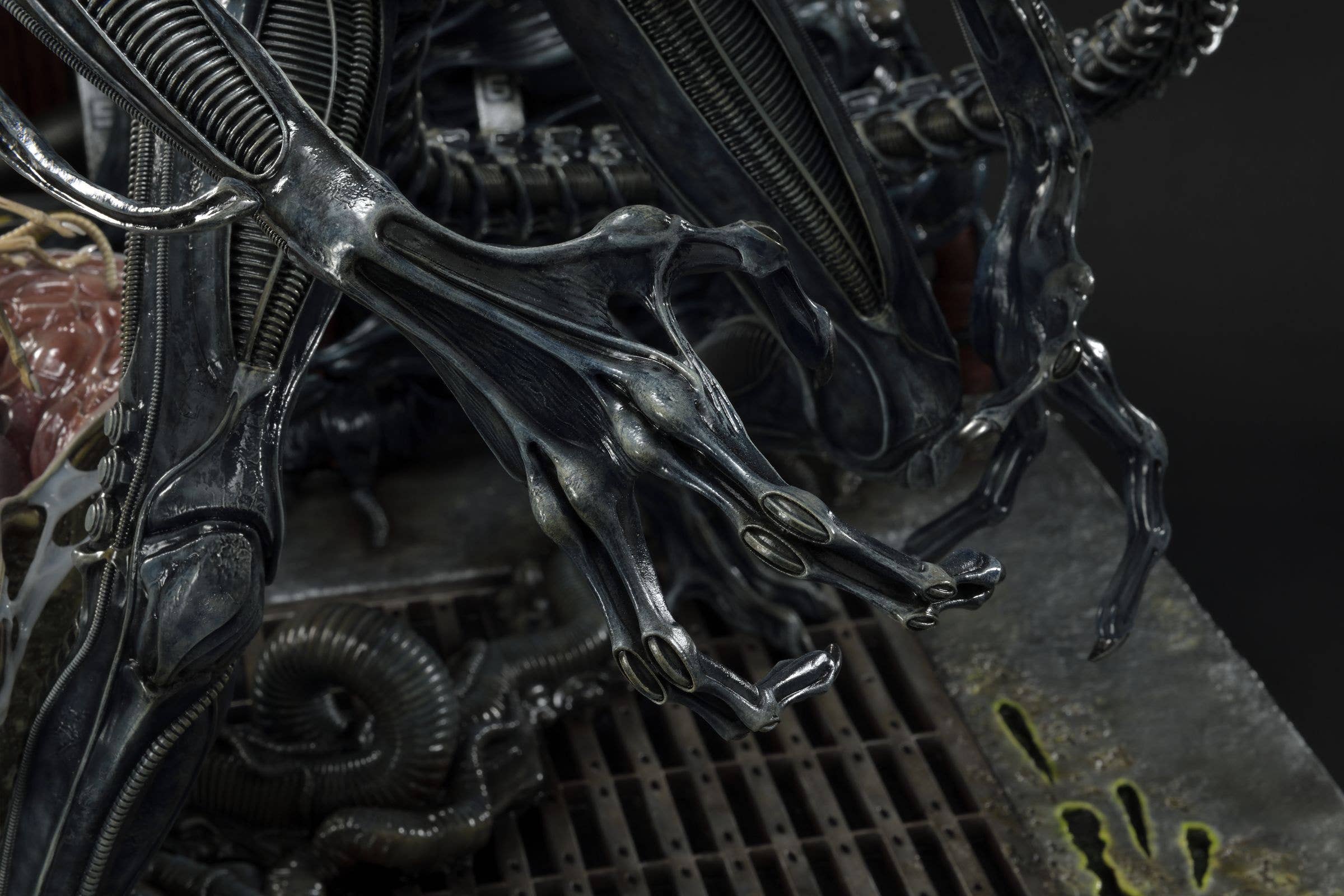Premium Masterline Dark Horse Comics Alien: Warrior Alien Statue PMDHAL ...