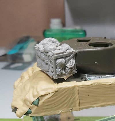 Rear Luggage Rack For U.S. M4 Sherman 76mm Turret | HLJ.com