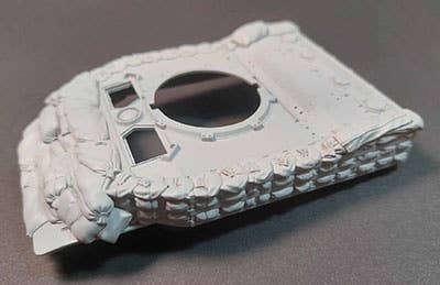 U.S. M5 Stuart Upper Body with Sandbag Armor | HLJ.com