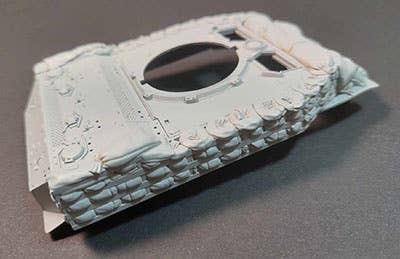 U.S. M5 Stuart Upper Body with Sandbag Armor | HLJ.com