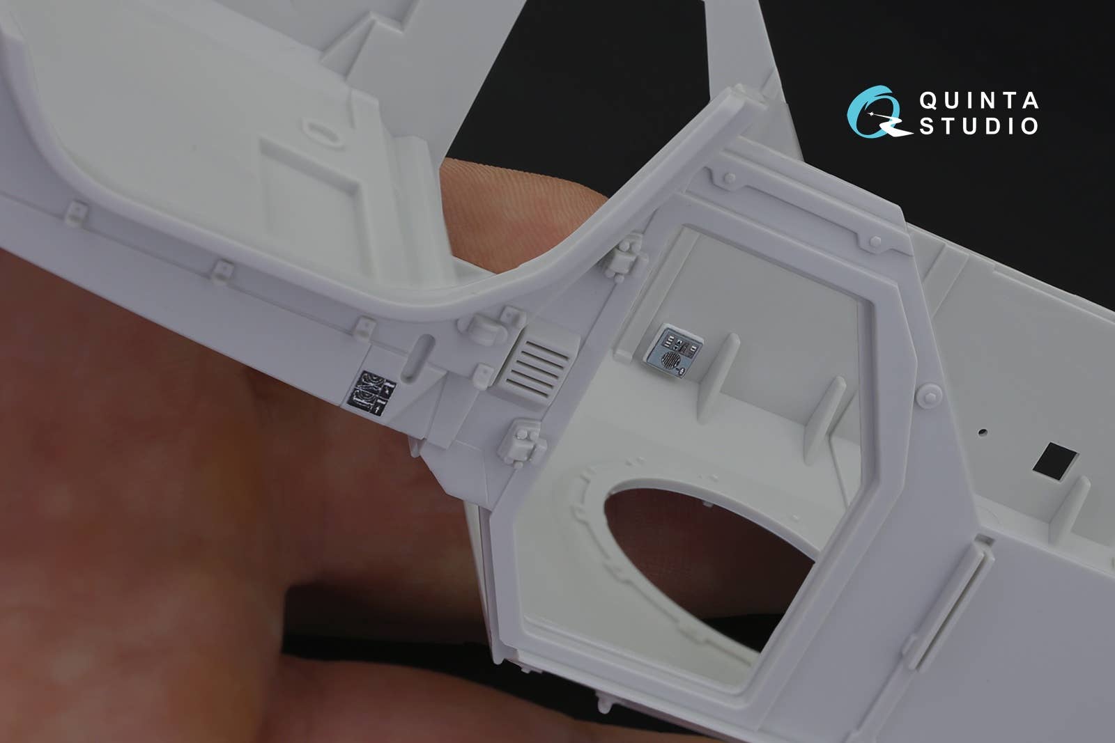K-4386 Typhoon VDV 3D-Printed & Colored for MENG kit | HLJ.com