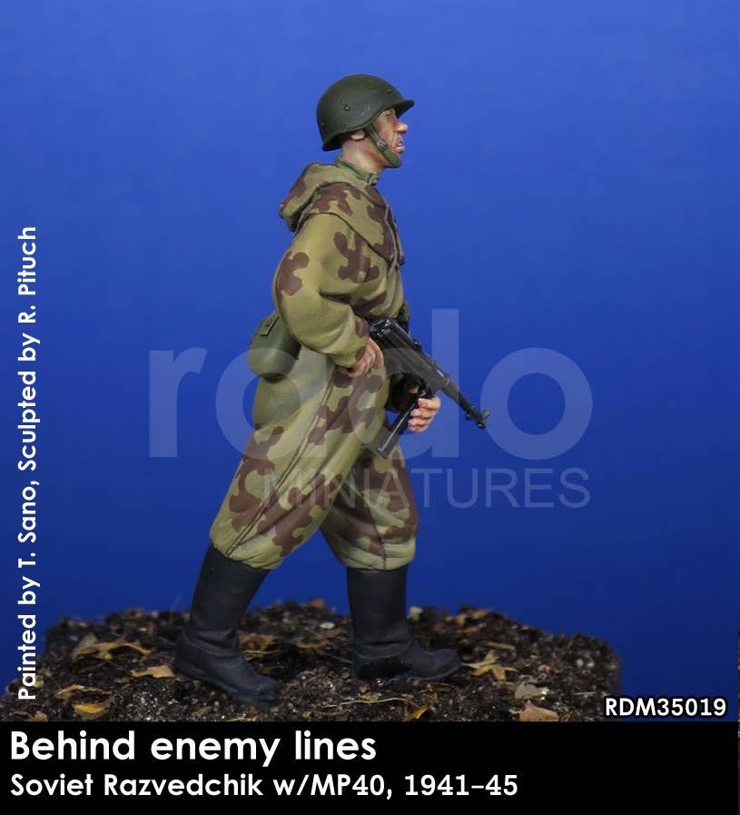 Soviet Razvedchik w/MP40, 1941-45 | HLJ.com