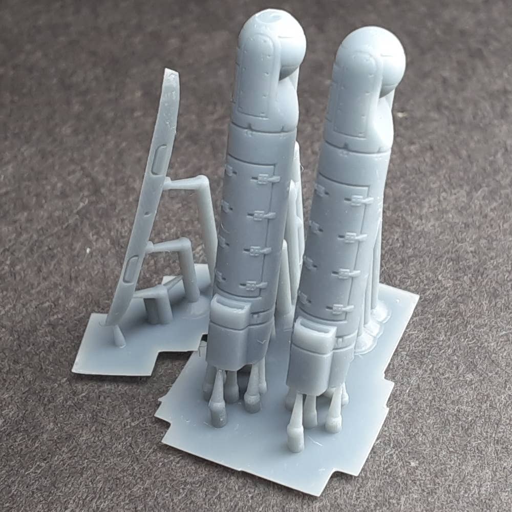 AN/AAQ-28, 2 versions, Flight mode, Parking (2 pcs) | HLJ.com