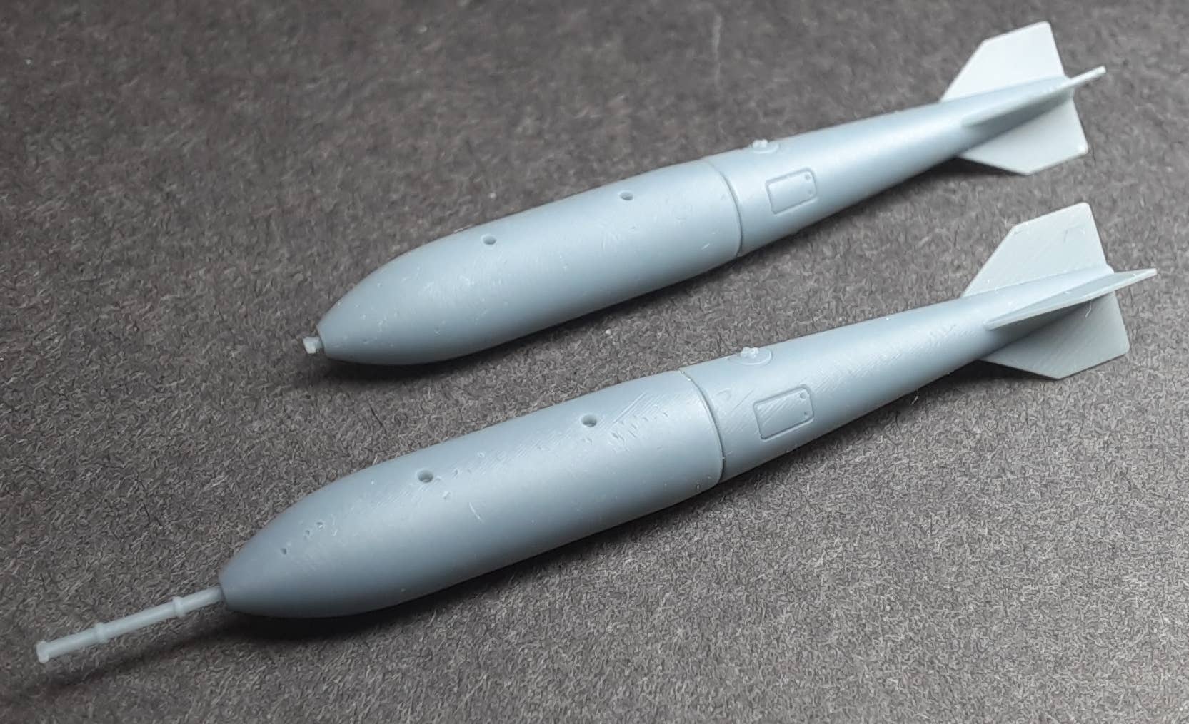 Mk.118 bombs, two different fuzes 2x2 (2 pcs) | HLJ.com