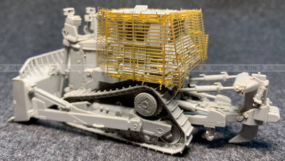 D9R Armored Bulldozer w/Slat Armor | HLJ.com