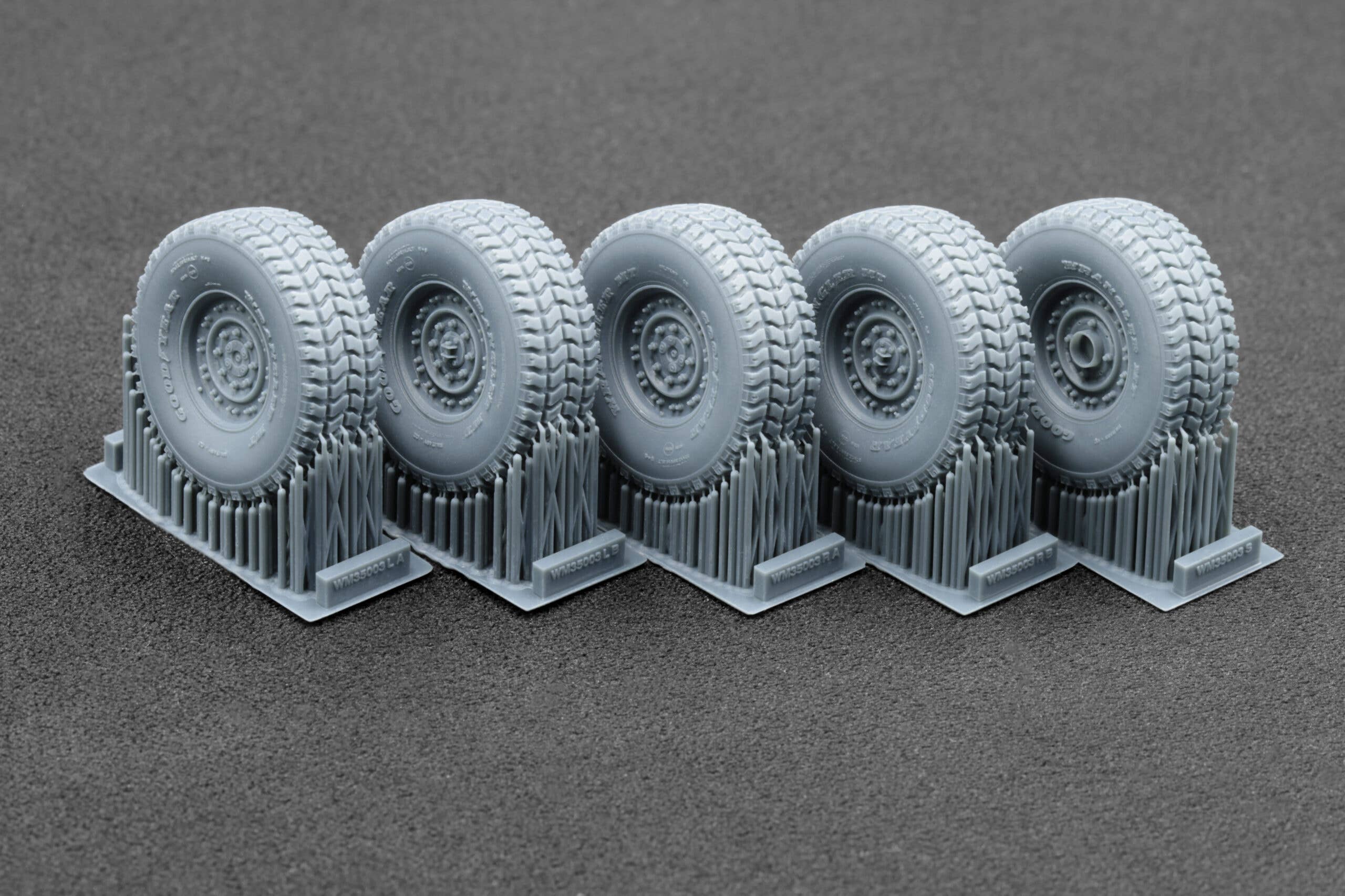 HMMWV MT 24-bolt Ordinary wheel set | HLJ.com