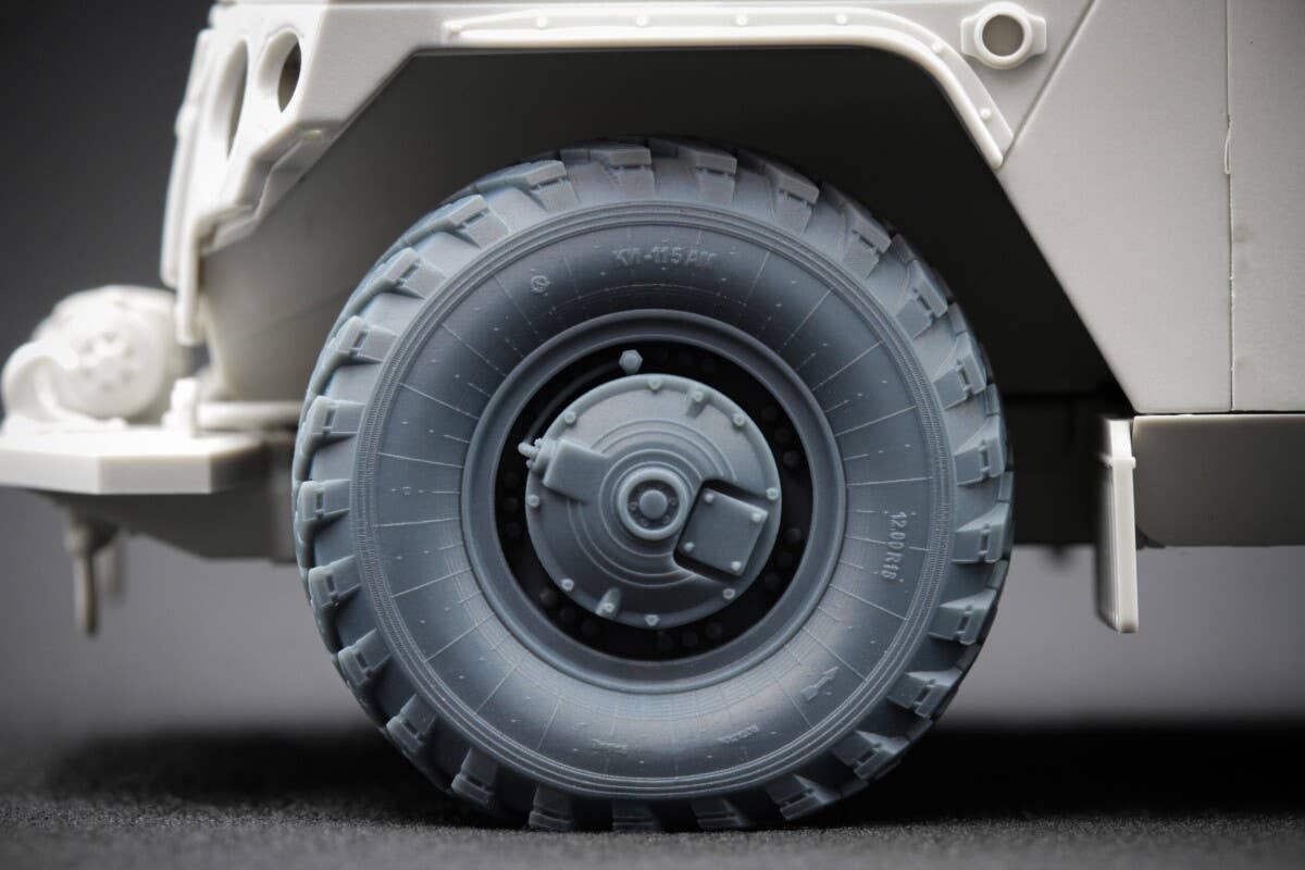 GAZ Tiger V1 Sagged wheel set | HLJ.com