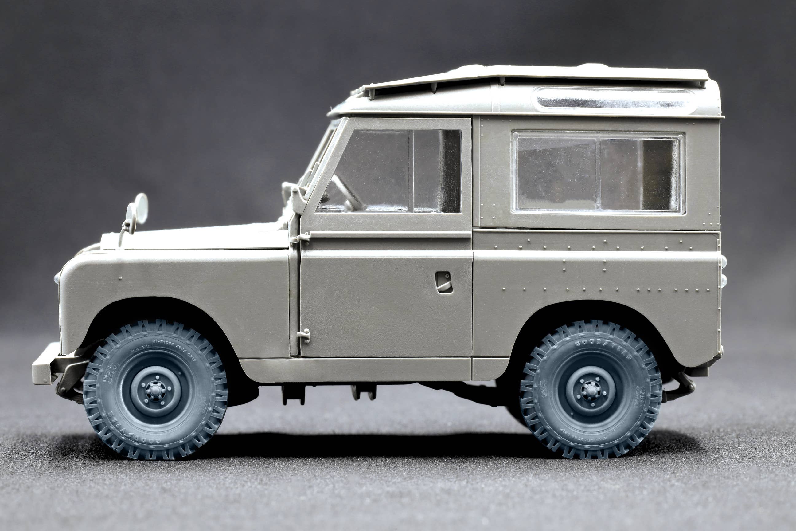 L. Rover 88 6.5 small Sagged wheel set for AK Interactive | HLJ.com