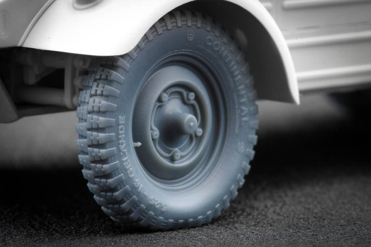 Kubelwagen type 82 Sagged wheel set | HLJ.com