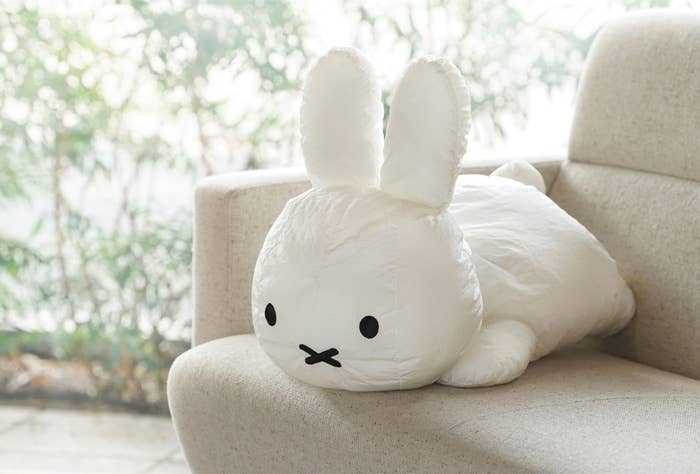 Bruna Shaka Shaka Balloon Rabbit | HLJ.com