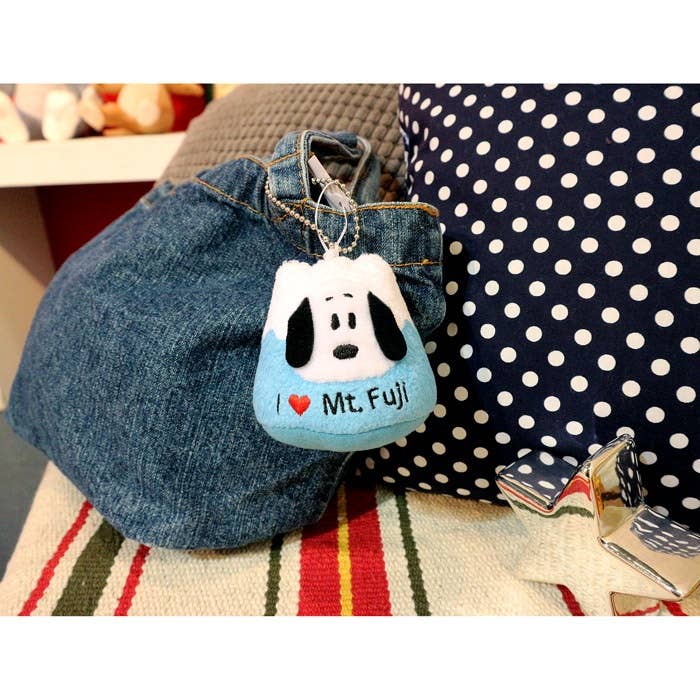 Mount Fuji Snoopy Keychain Mascot | HLJ.com
