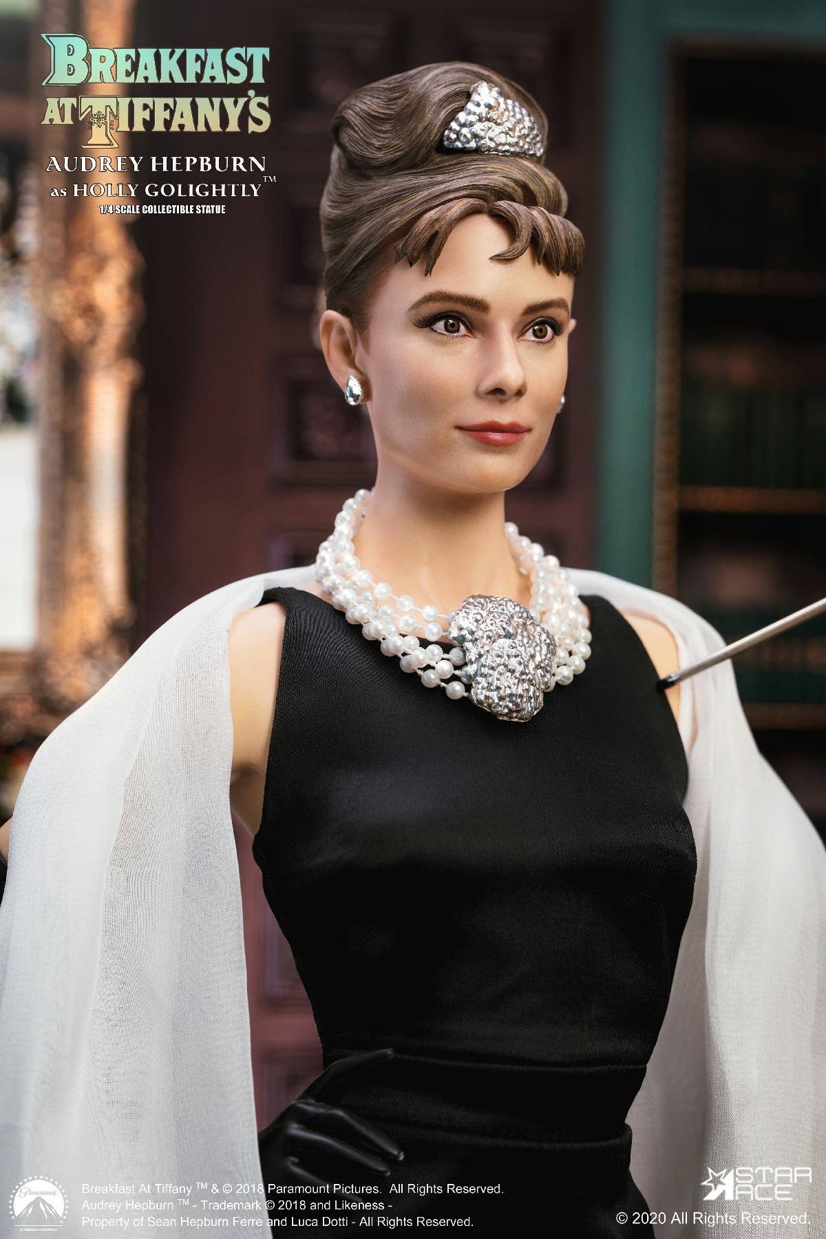 Audrey Hepburn Statue | HLJ.com