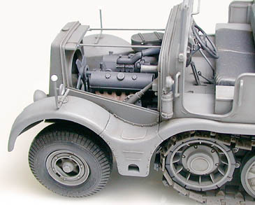 German 18t Half-Track (Sd.Kfz.9) "FAMO" | HLJ.com