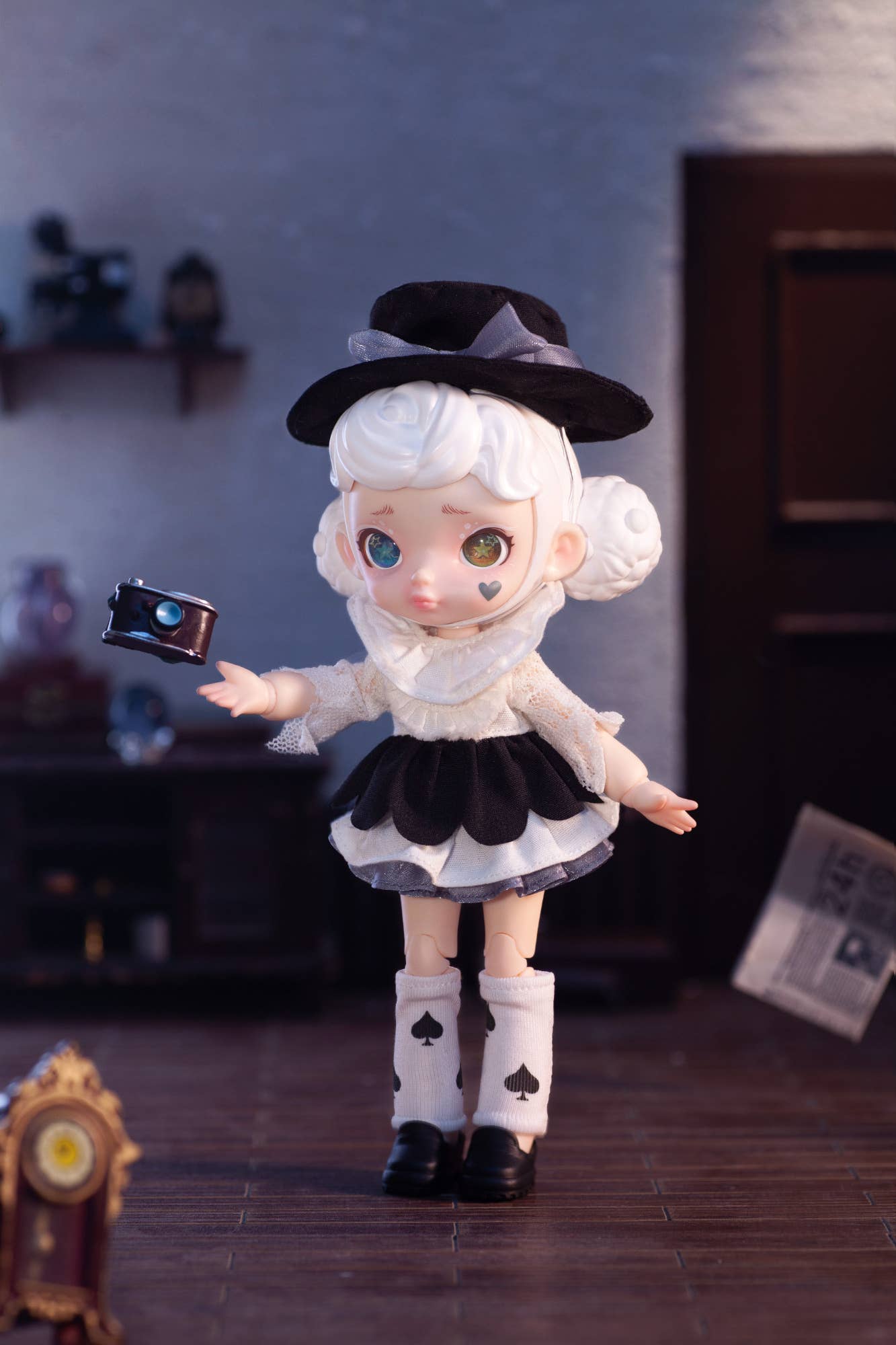 LAURA - Monochrome Spectrum Series 1Box 6pcs | HLJ.com