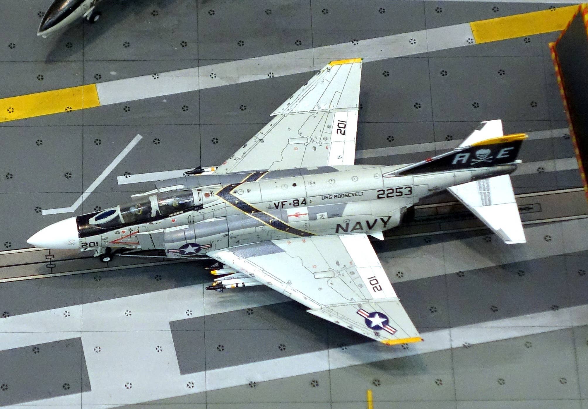 AC128 United States Navy F-4N VF-84 | HLJ.com