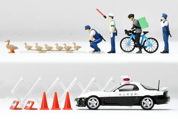 Diorama Collection 64 # Car Snap 16b Police 2 | HLJ.com