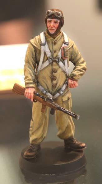 September 1939 Polish Paratrooper with MORS Machine Gun | HLJ.com