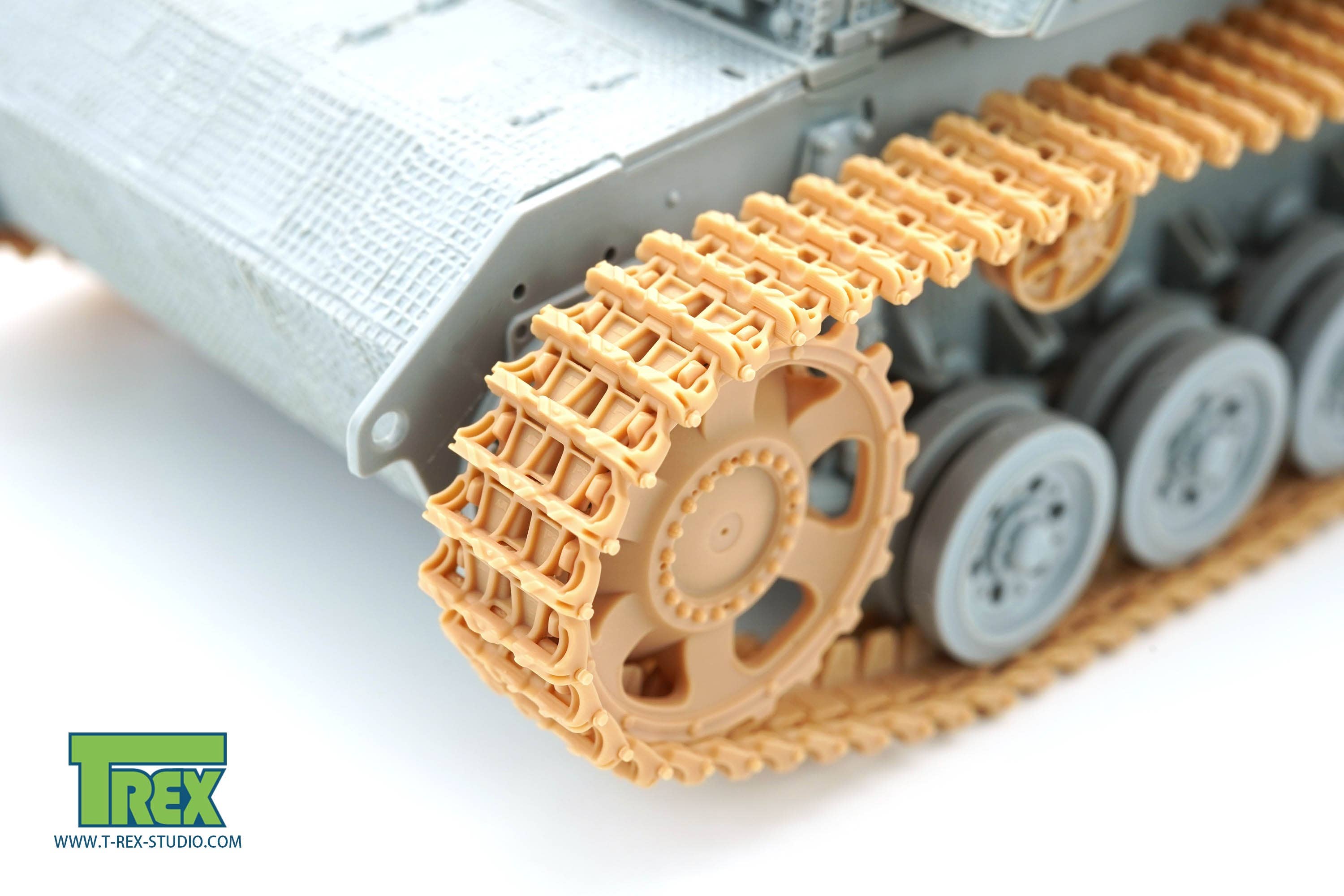 WWII German III / IV Tank Tracks Type.6b With Non-slip | HLJ.com