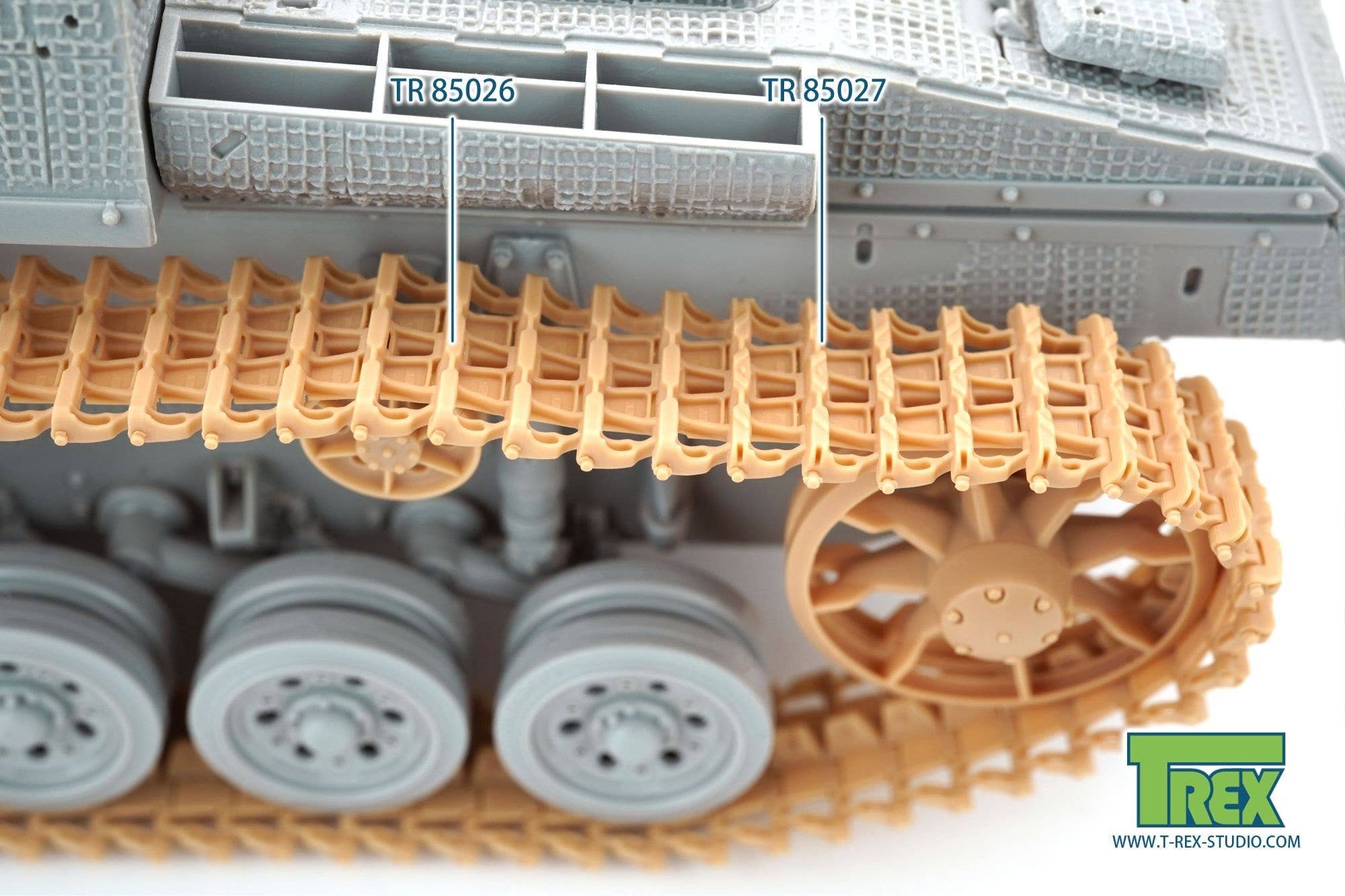 WWII German III / IV Tank Tracks Type.6b With Non-slip | HLJ.com