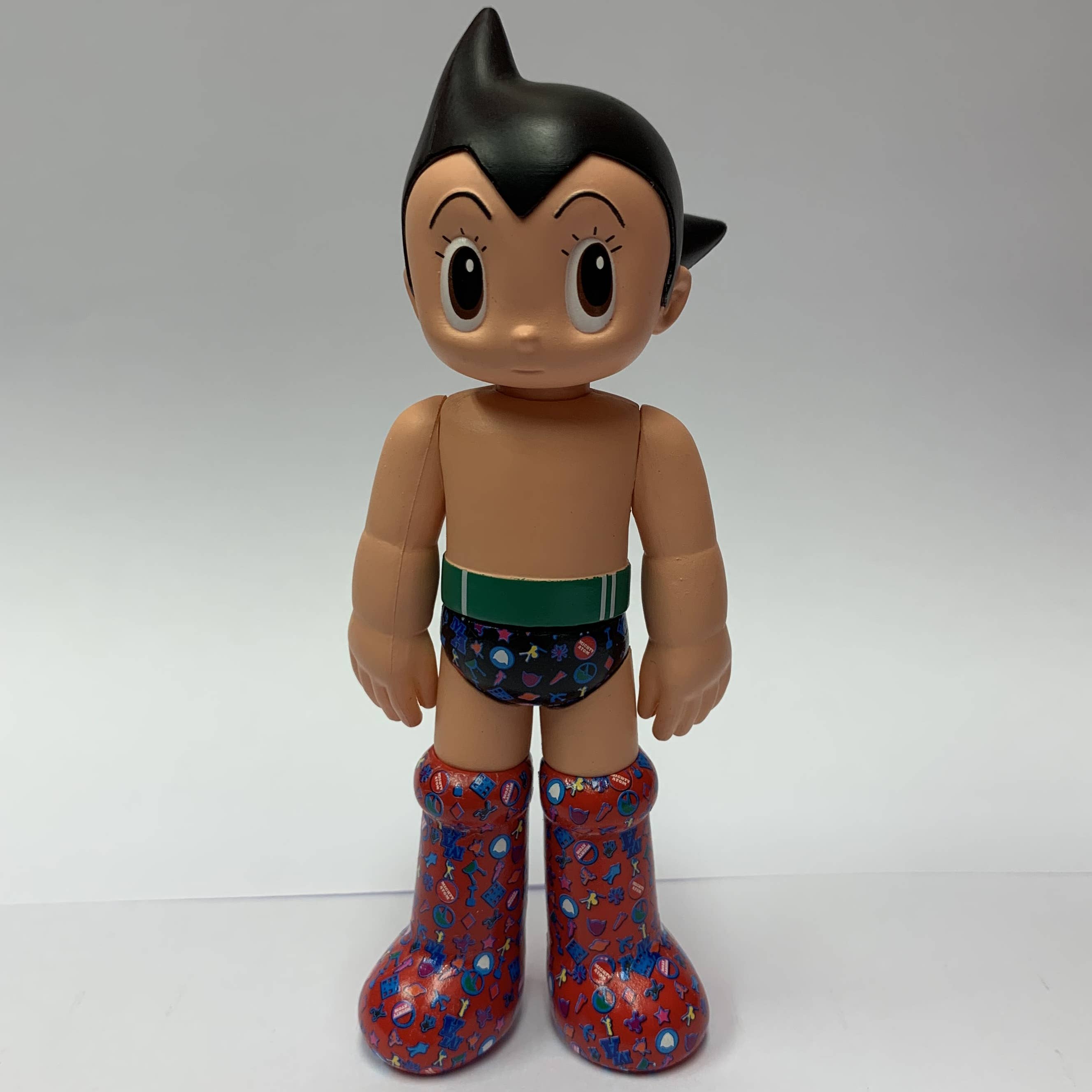 Astro Boy Standing W Pattern 13.5cm PVC | HLJ.com