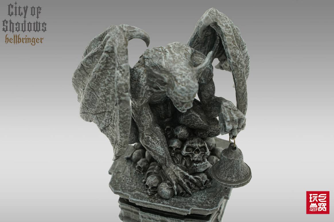 Gargoyle Display Pedestal Deluxe | HLJ.com