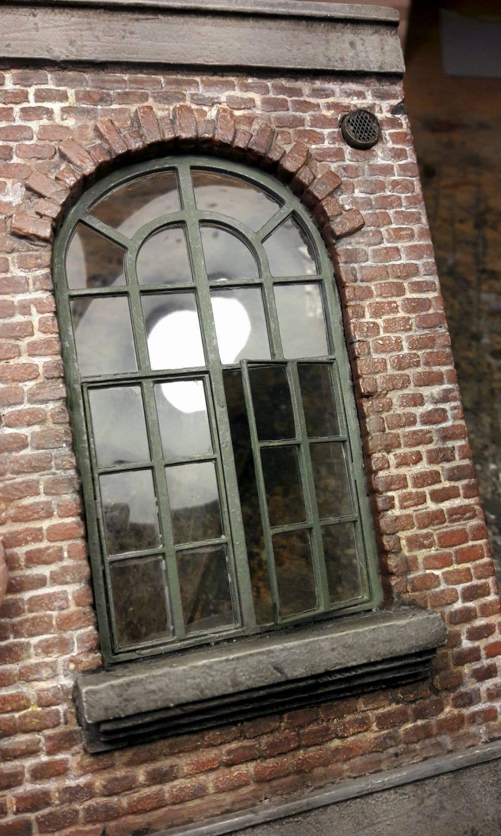 Factory Window | HLJ.com