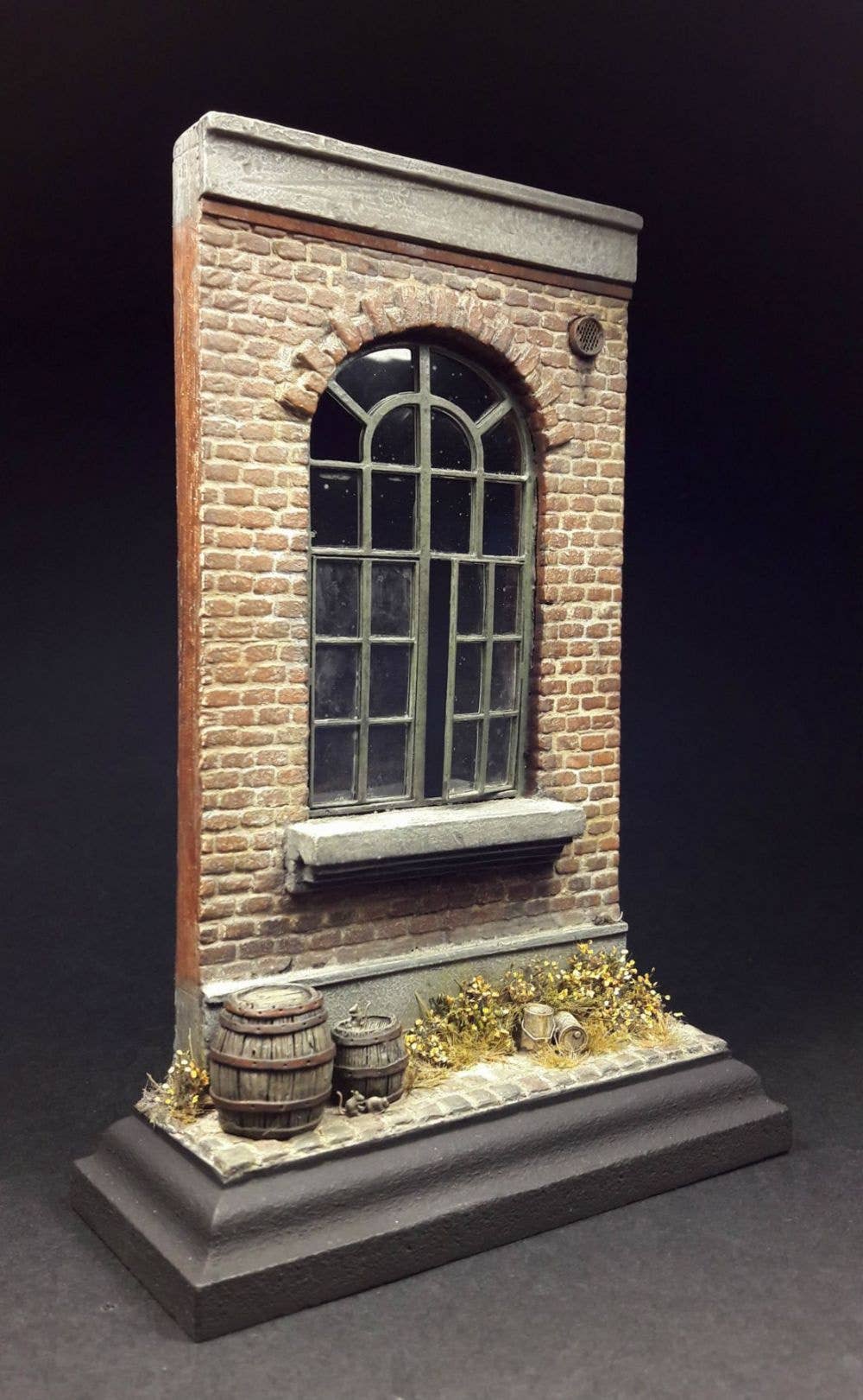 Factory Window | HLJ.com