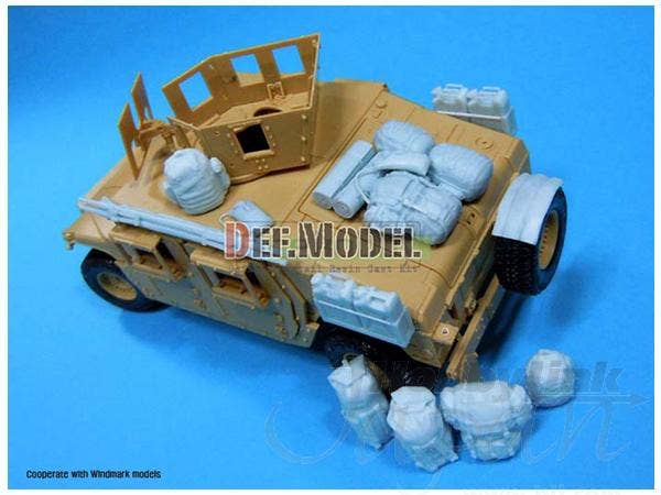 US Humvee Stowage + MT Tire Set (One Piece Type) (for all Humvees ...