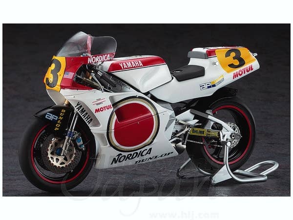 Yamaha YZR500 (0WA8) Team Lucky Strike Roberts 1989 | HLJ.com