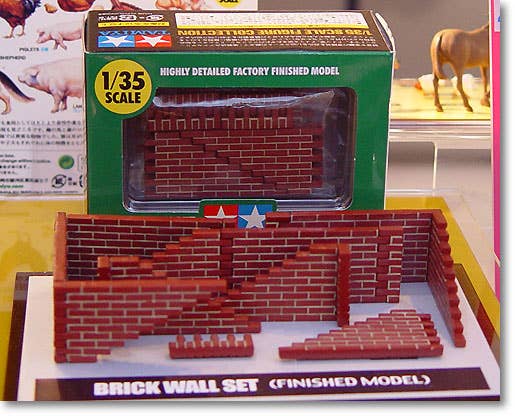 Brick Wall Set Finish Model | HLJ.com